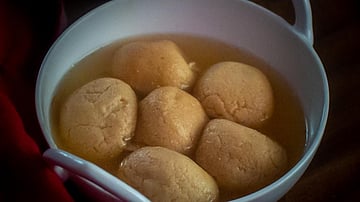 Nolen Gur Or Seasonal Date Palm Jaggery Is A Bengali Winter Delicacy ...