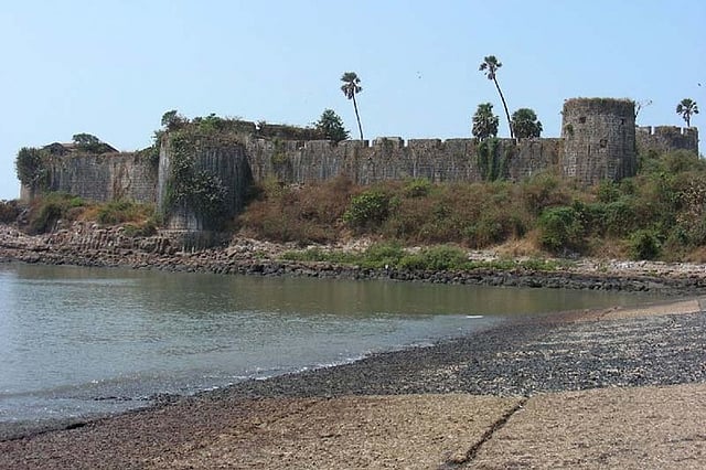 The Hidden Histories Of Mumbai’s Most Famous Forts | Homegrown India