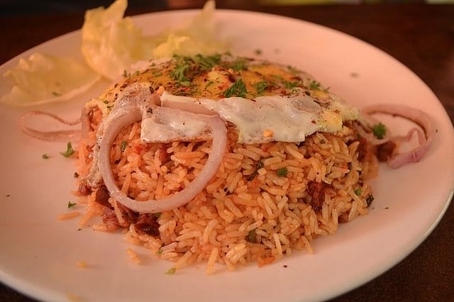 31 Best Places For A Budget Meal In Bandra & What To Get At Each