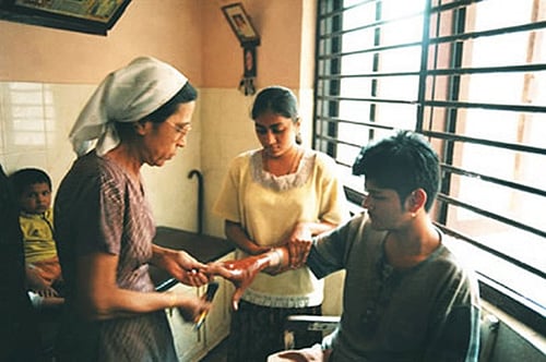 Inside The Fascinating World Of India’s Bonesetters, Where Tradition ...