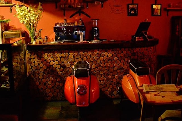 18 Lovely Little Traveler's Cafes Across India, For Those Who Get Around