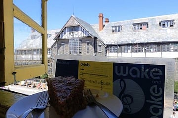 18 Lovely Little Traveler's Cafes Across India, For Those Who Get Around