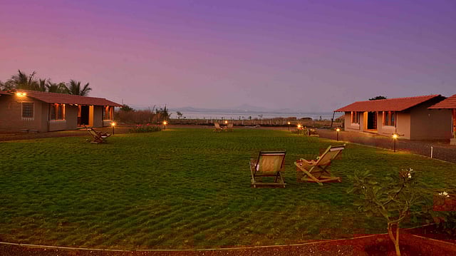 Saiyami Kher family Uttara Kher Adwait Kher Saunskriti Kher Nashik ...