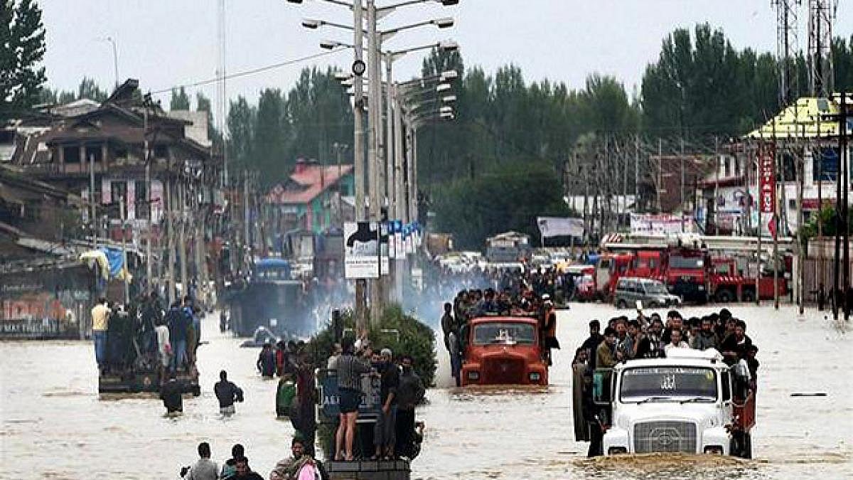 प्रकृति के साथ मिलकर करें विकास