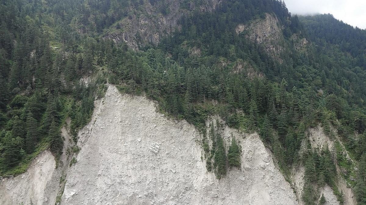 Bihar under threat as massive landslide occurs in Nepal