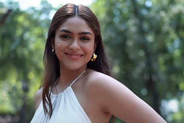 Mrunal Thakur attempts Vicky Kaushal’s ‘Tauba Tauba’ hook steps