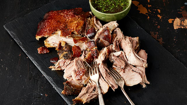 Learn the secrets of perfect Pérnil al Caldero in this step-by-step recipe