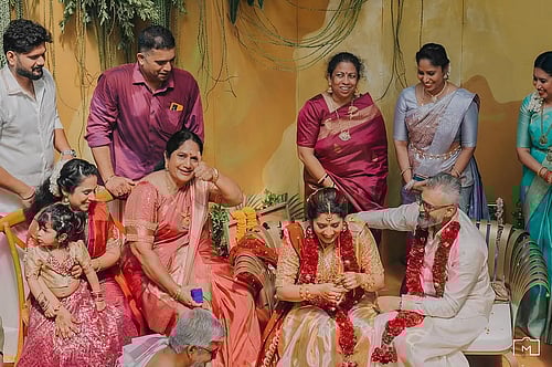 TV Host Priyanka Deshpande ties the knot with Vasi Sachi in an intimate ...
