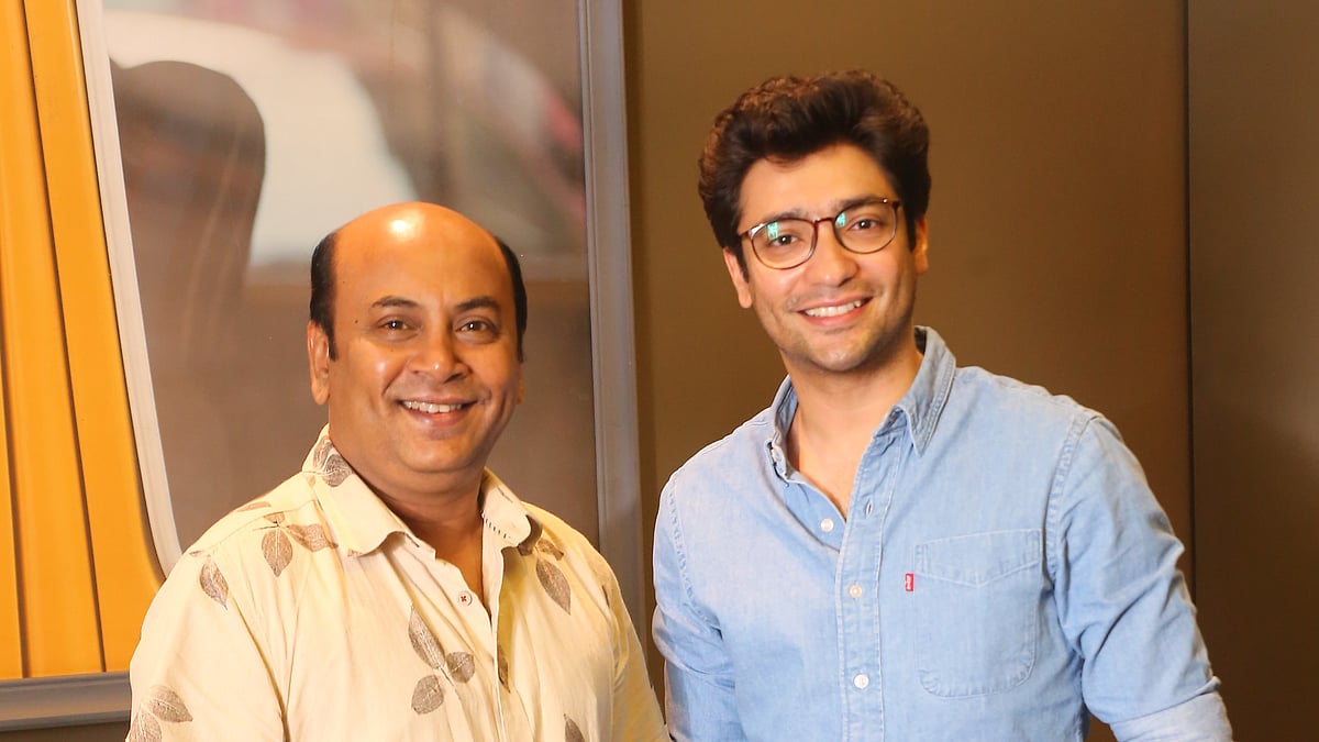 The Eken: Benaras e Bibhishika: actors Anirban Chakrabarti and Gaurav ...