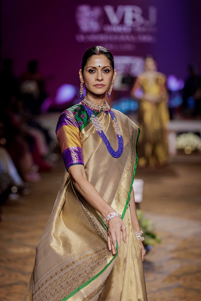 Glamorous Fashion and Jewellery Showcases in Chennai: VBJ Sparkle ...