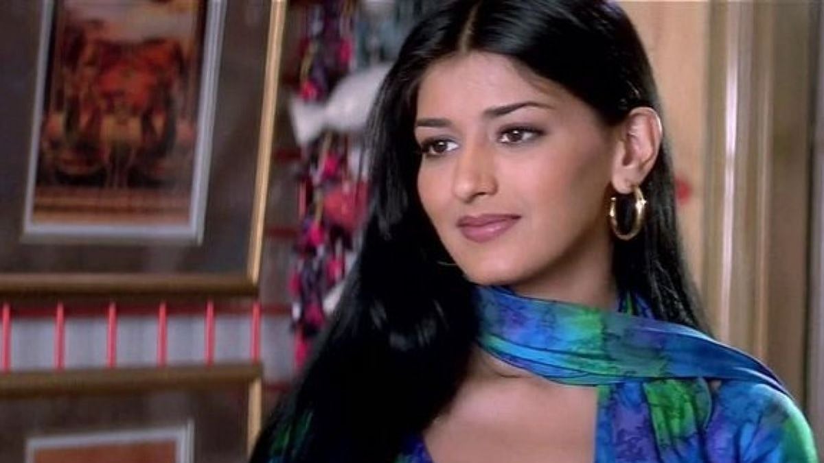 Sonali Bendre gets nostalgic on 25 years of Sarfarosh, drops video