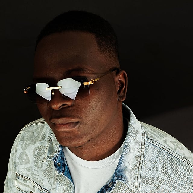 Rising star Yung Sammy reflects on language, identity and versatility ...