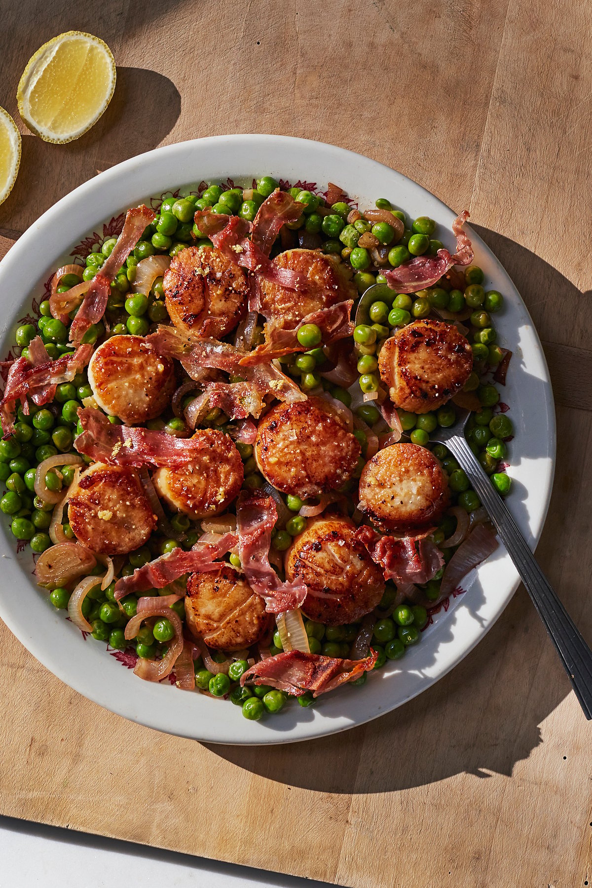 Delicious Scallop Recipe with Peas and Prosciutto for Campfire Cooking