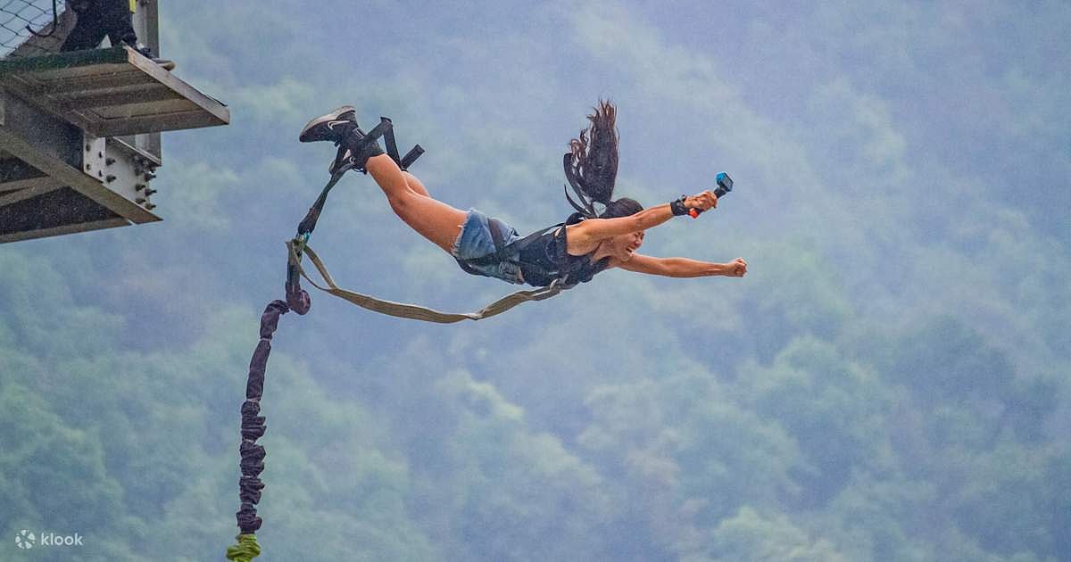 Five best bungee jumping hotspots around the world