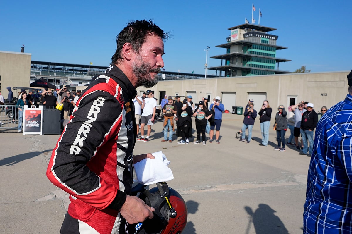 Keanu Reeves spins out at Indianapolis Motor Speedway in pro auto ...