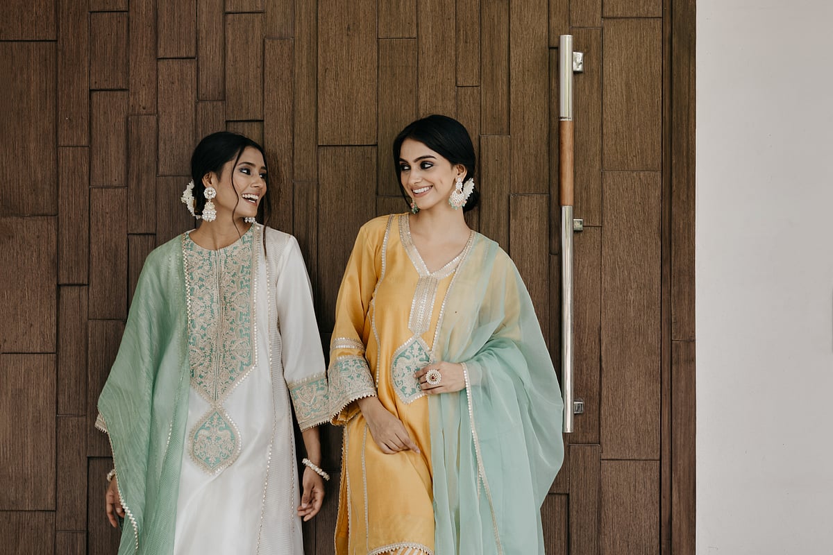 Mohabbat is a captivating ode to the art of love, embodied through the union of luxurious ...