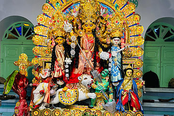Your ultimate 'bonedi barir pujo' guide: Seven iconic Durga Puja ...