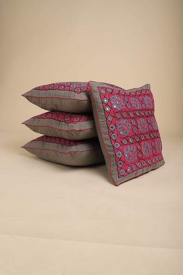 Mrdu Collection by Banjara Kasuti: Embrace Comfort and Elegance