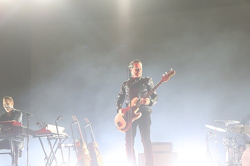 So happy it hurts! Fans left in tears watching Bryan Adams sing some of ...