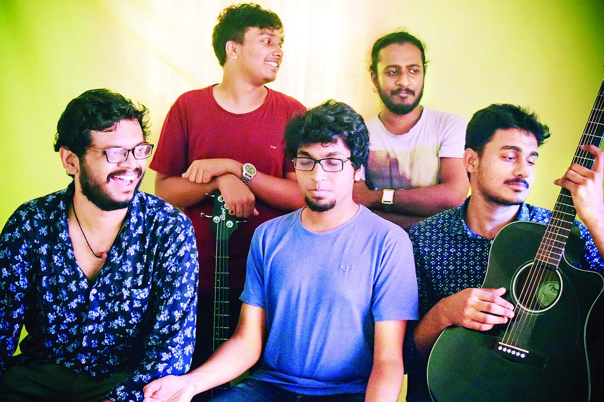 Rock your weekend at Unwind Center with Tamil songs by Pithukuli