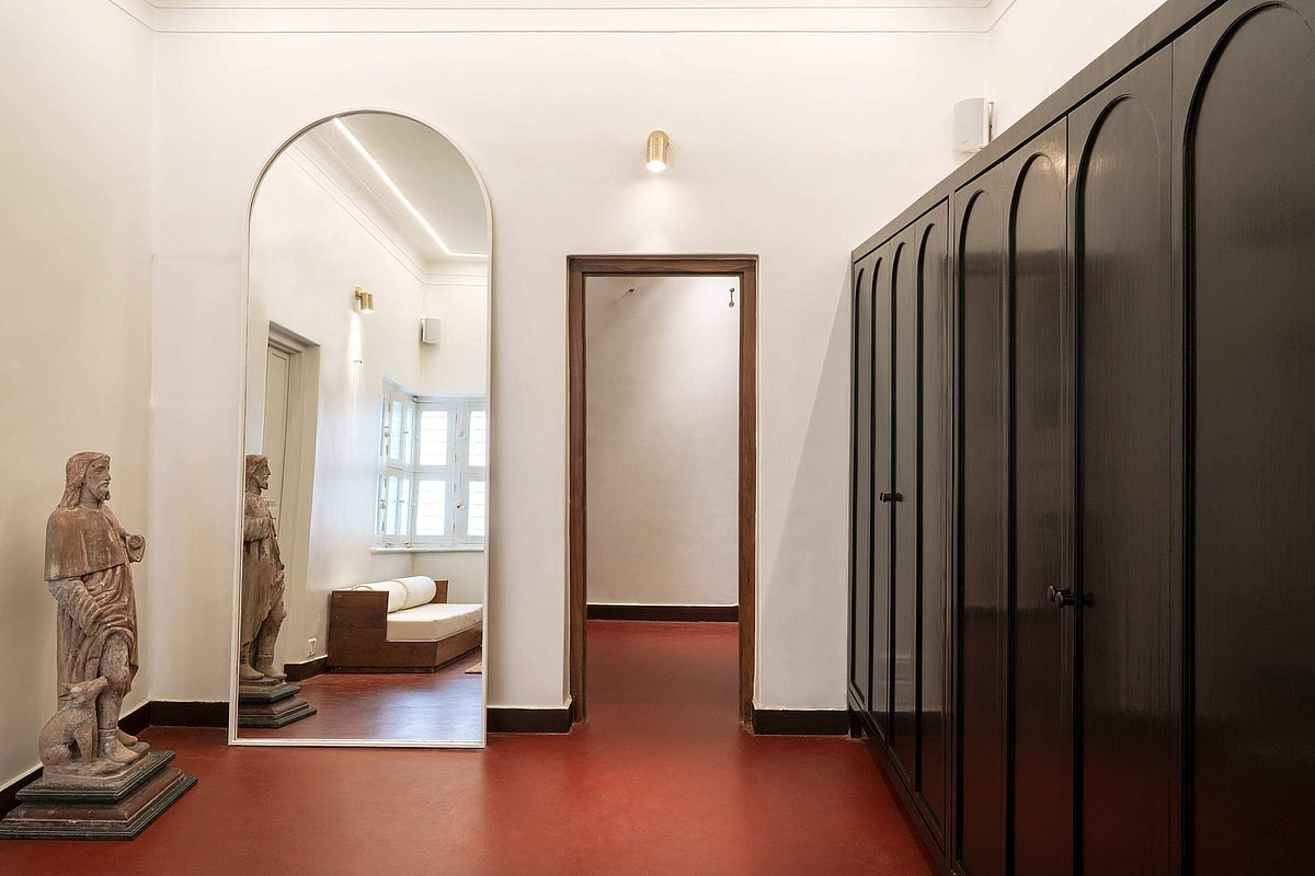 Raw Mango: Buy Raw Mango Designer Sarees, Kurta Sets, Dresses, Linen Sarees