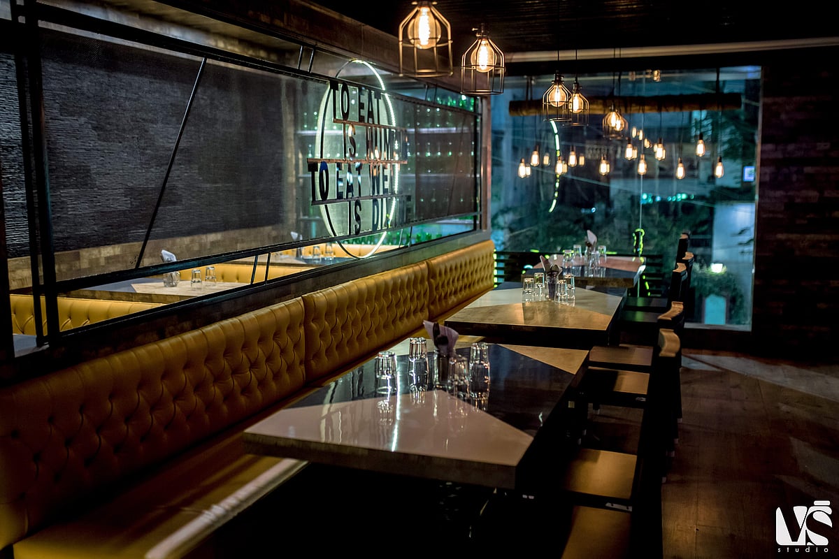 Kolkata's popular joint Hola Cafe Kitchen starts sizzler and pork festivals