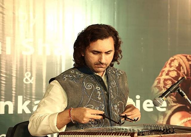 The wandering minstrel