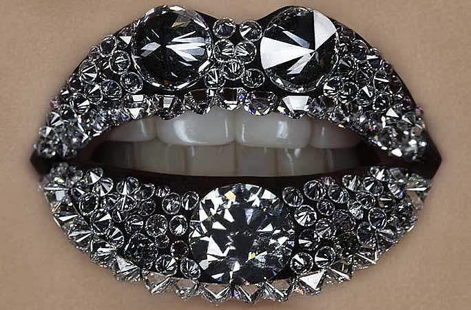 Guinness World Records Title for Most Valuable Lip Art encrusted 126 ...