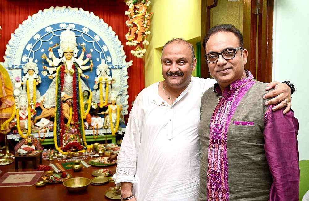 Kundu Bari pujo hosted by Joydip Kundu saw Mimi, Abir and many other stars