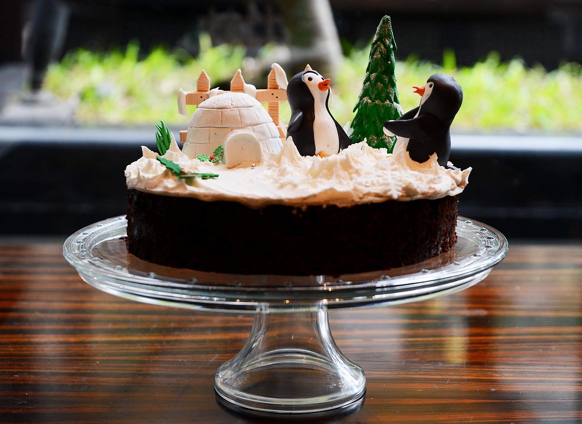 Christmas recipe: A special plum cake by pastry chef Lenin Raj of ...