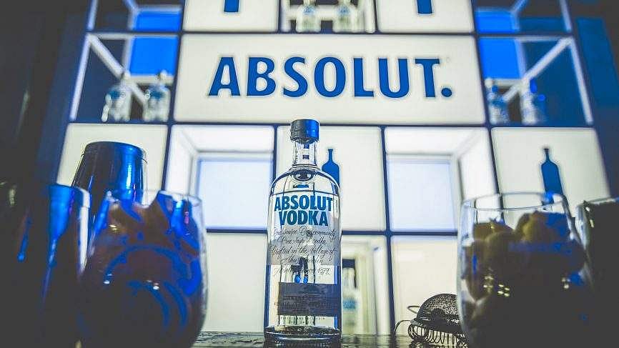 Absolut to host Art Bar in Mumbai with ace designer Nikhil Thampi at ...