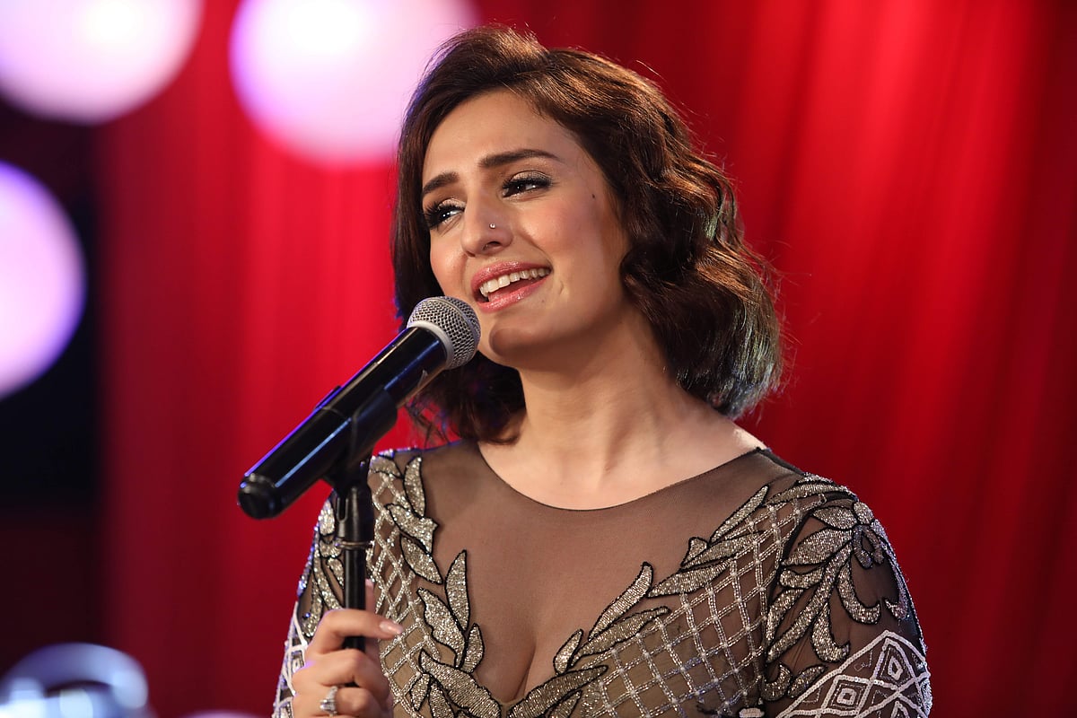 Bollywood singer Akriti Kakar's Chitta Kukkad version is ruling the ...