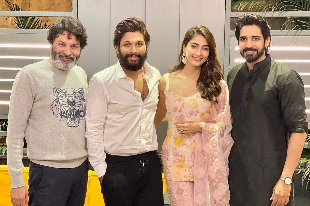 Allu Arjun, Pooja Hegde, and cast of Ala Vaikunthapurramuloo reunite ...