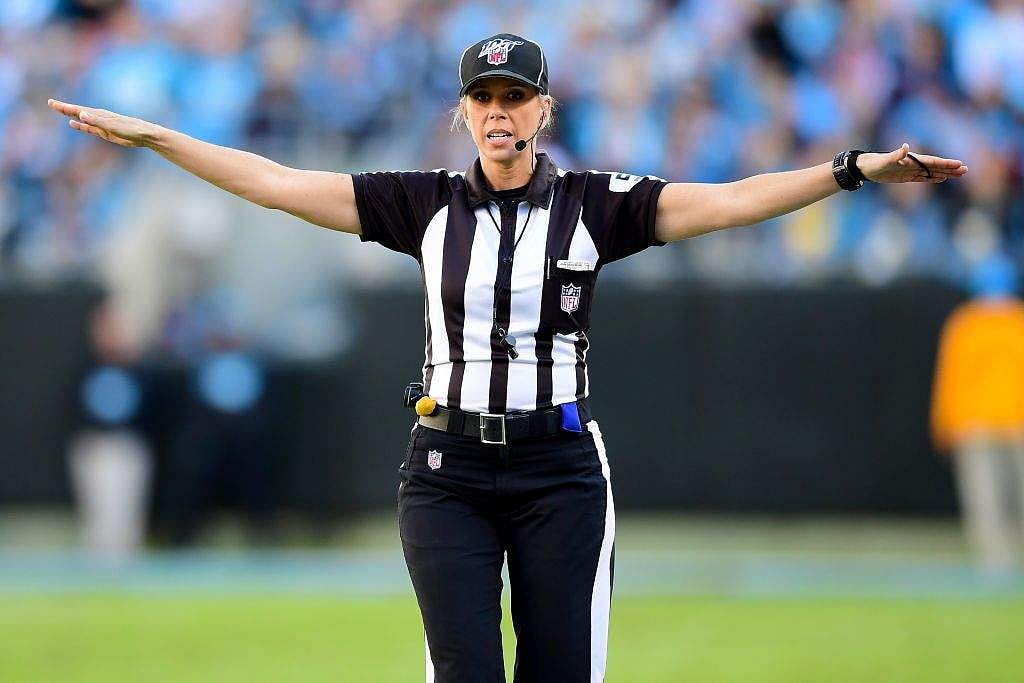 Woman Referee In Super Bowl Game | Woman Referee Sarah Thomas | Sports News