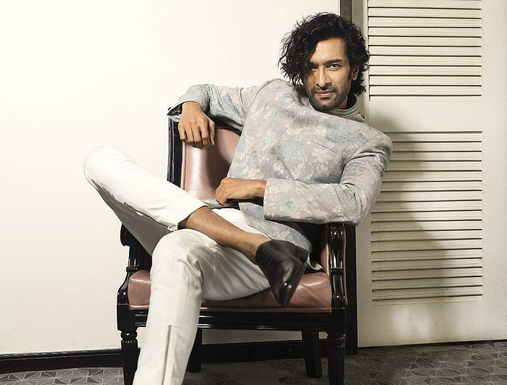 Cover: Actor Jeetu Kamal flaunts four jazzy looks from Dev r Nil's ...