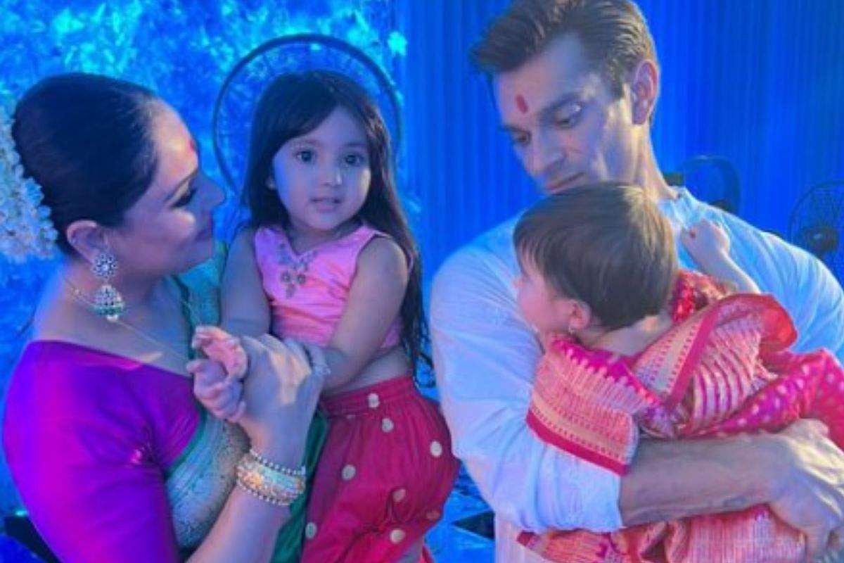 Bipasha Basu, Karan Singh Grover celebrate Durga Puja with daughter ...