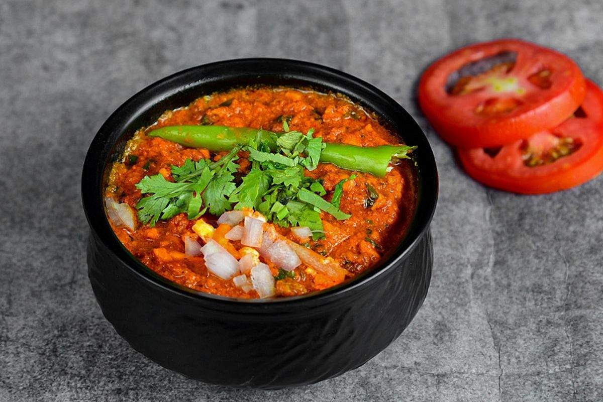 Bol Chatore serves finger-licking North Indian delicacies