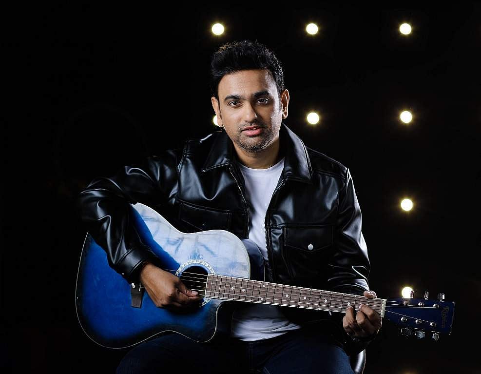 Singer Kshitij Tarey is hitting the right notes with More Ghar Aye from ...