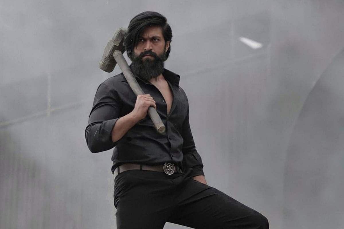 'KGF' star Yash visits Srikanteshwara temple; seeks blessings before ...