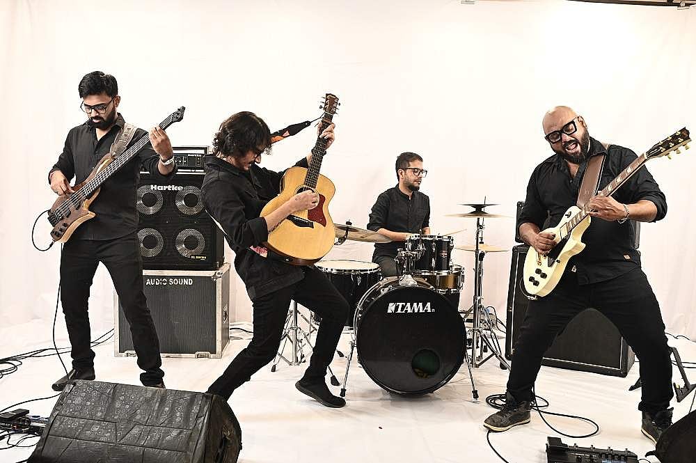 Samantak & Mates release their first indie song album