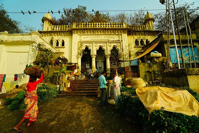 Explore the dying ghats of Kolkata with The Ganges Walk every Sunday ...