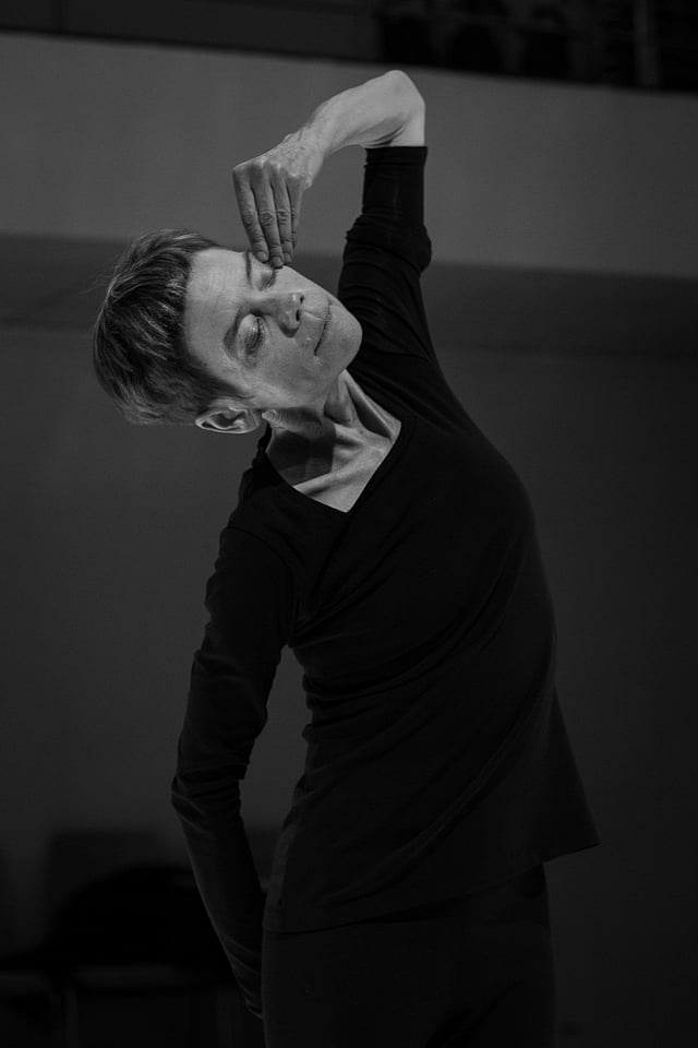 Exploring the three-dimensional body in Anna Huber’s unsichtbarst