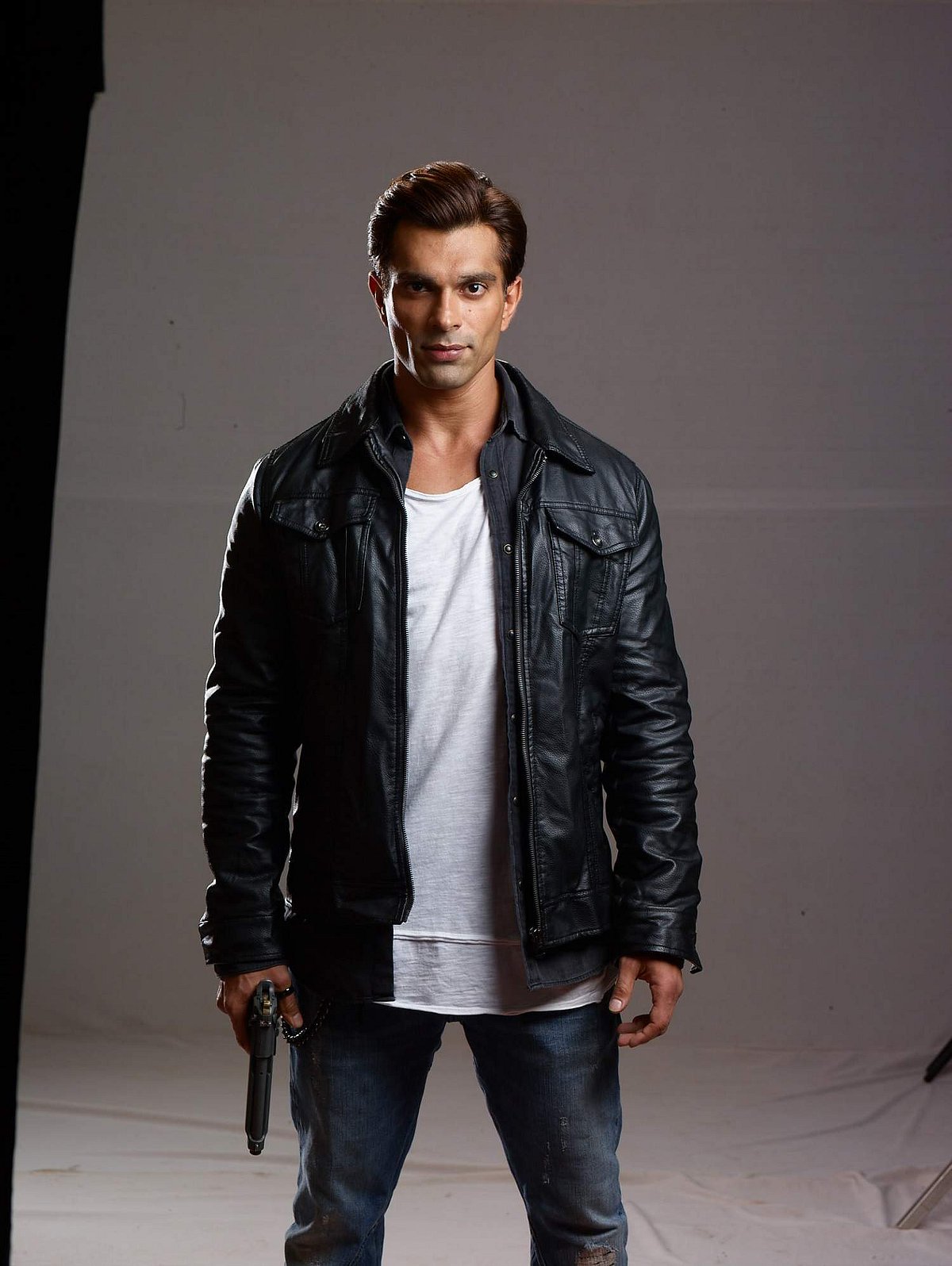 Karan Singh Grover New Photos Karan Singh Grover Tries New Workout