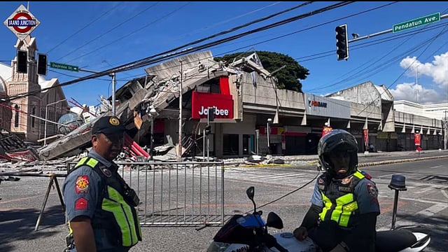 7.8-magnitude quake hits Philippines, triggering tsunami warning