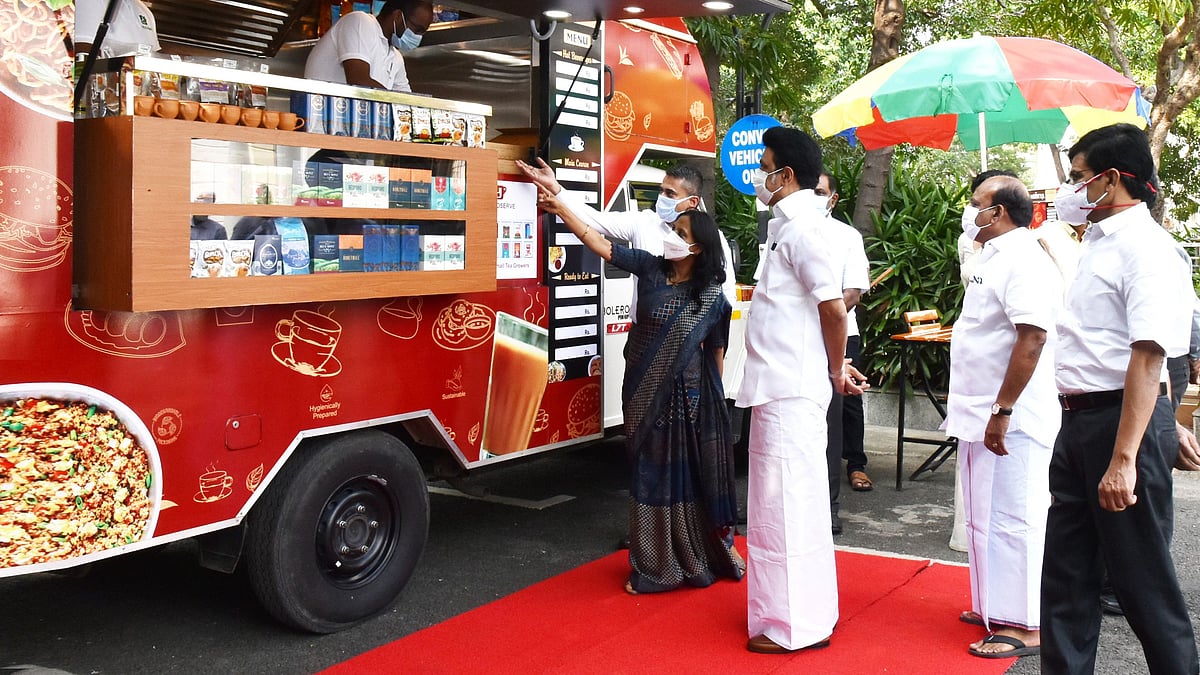 cm mk stalin inaugurated mobile tea stalls