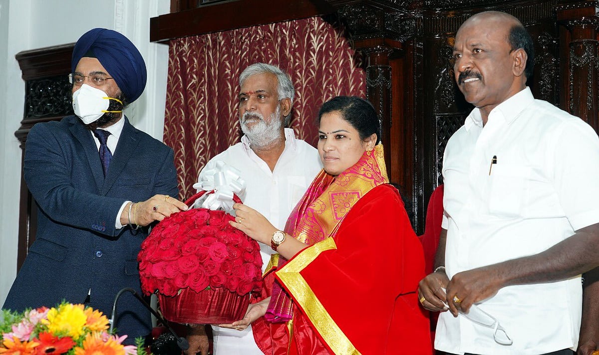 History of the red robe and scepter worn by the chennai mayor