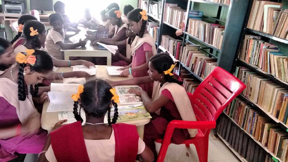 14 ஆயிரம் புத்தகங்களுடன் அசத்தும் இடைப்பாடி அரசுப் பள்ளி நூலகம்.