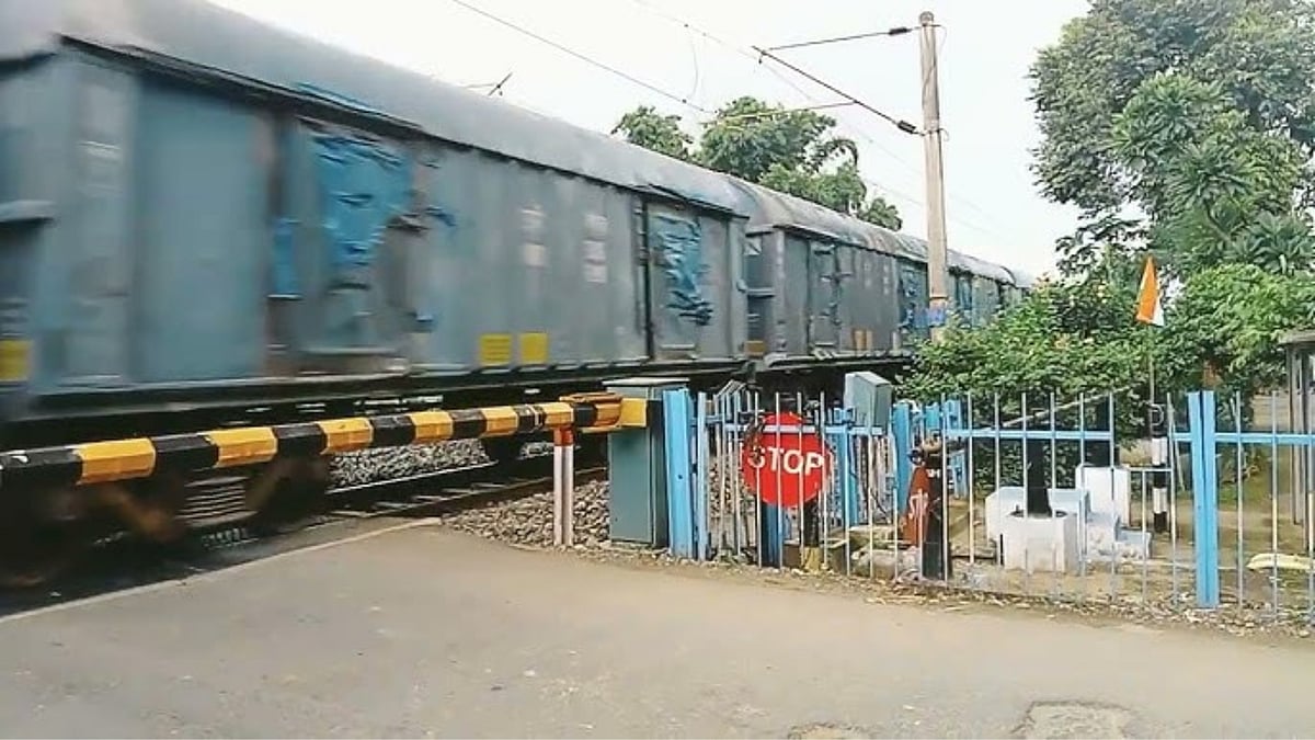 Jharkhand a train that ran without an engine video goes viral