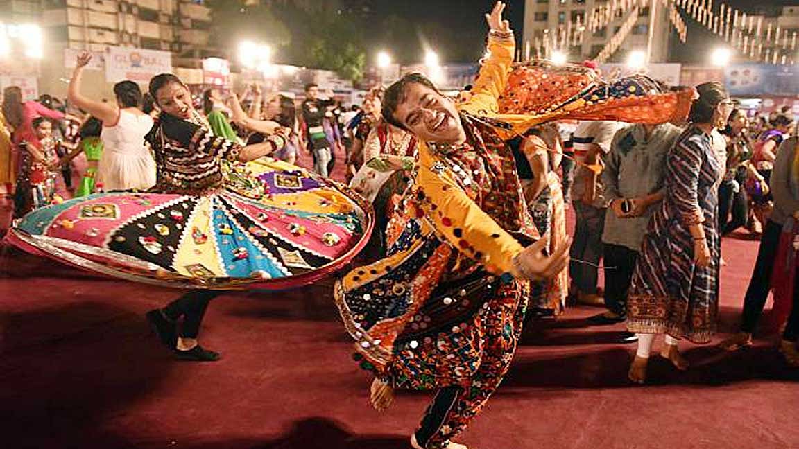 A tradition of Gujarat - Garba dance!