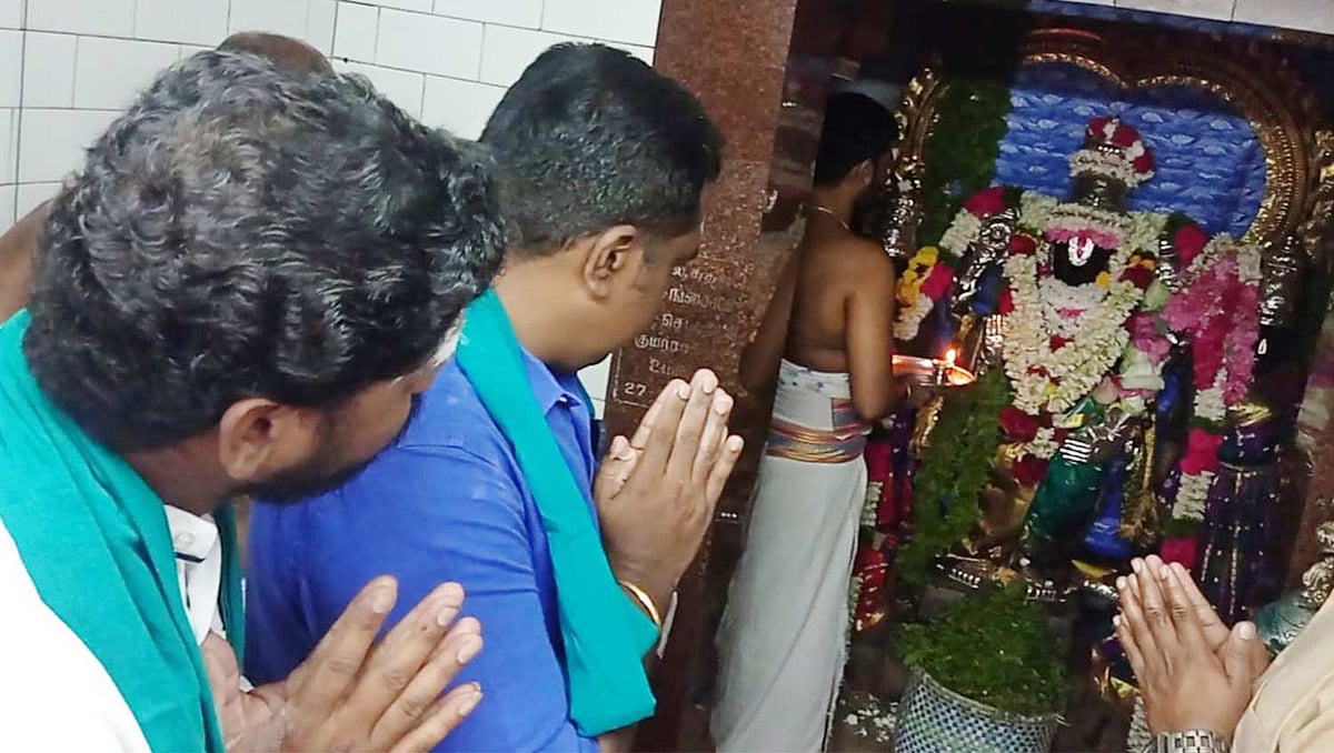 Why Archanai in the temple? கோயிலில் அர்ச்சனை செய்வது ஏன்?